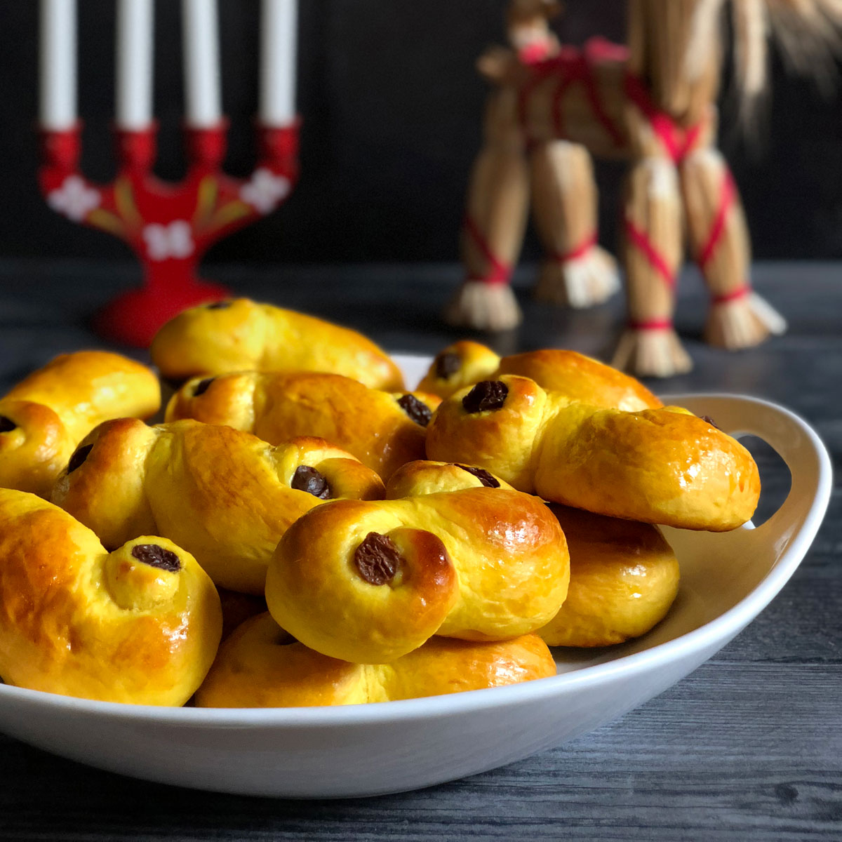 Lussekatter (Swedish St. Lucia Saffron Buns) | Fikabröd