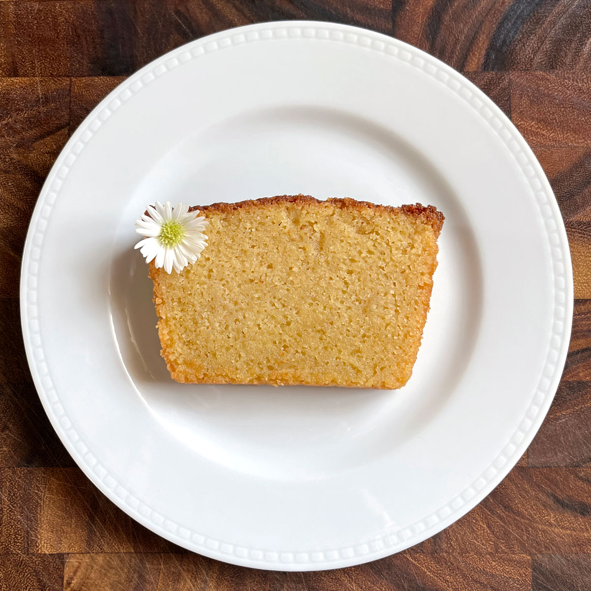 Clotted Cream Cake with Elderflower Drizzle | Fikabröd