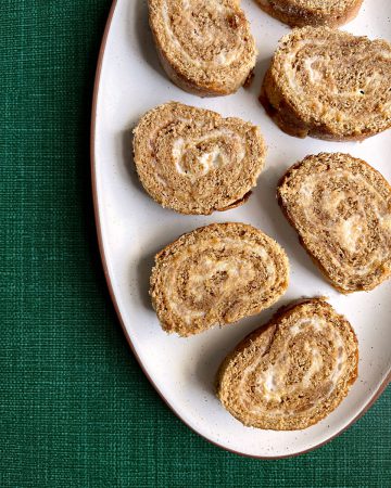 Cinnamon Apple Roll Cake | Fikabröd