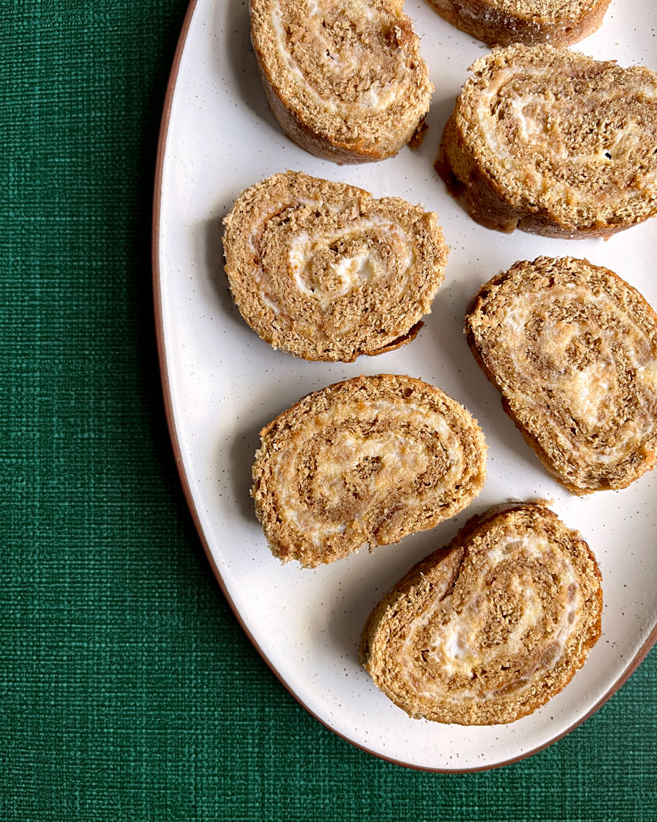 Cinnamon Apple Roll Cake | Fikabröd